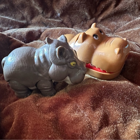 Toys | Hippo Figurine Set In Brown And Tan Must Bundle 3 For 1 Or 4 For ...